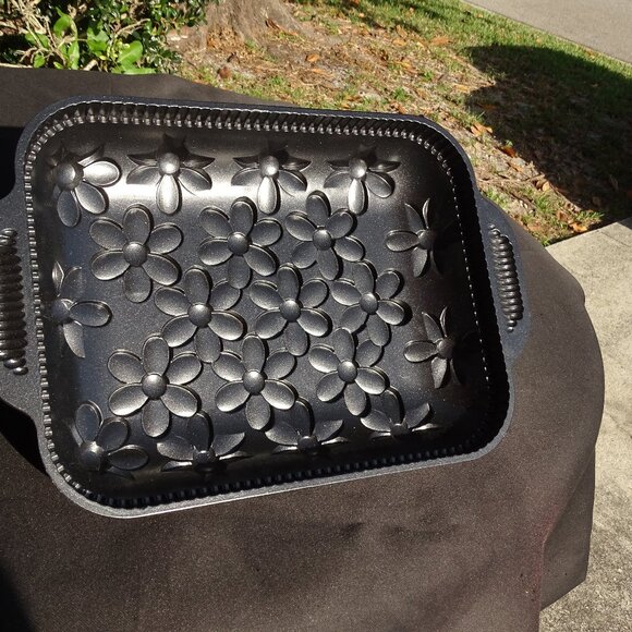 Nordic Ware | Kitchen | Daisy Cake Pan Nordic Ware Cup | Poshmark